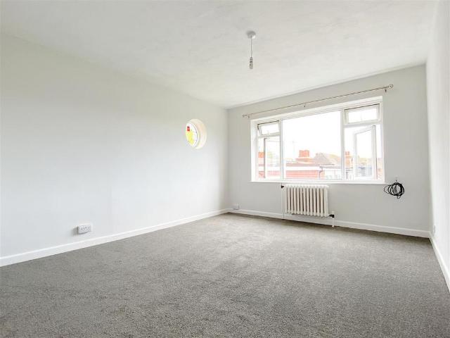 2 bedroom house share to rent