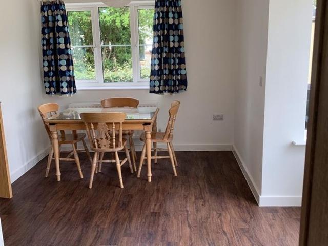 2 bedroom house share to rent