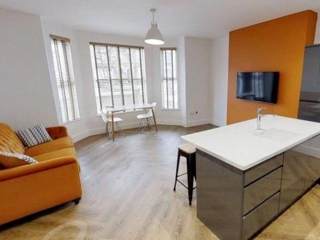 2 bedroom house share to rent