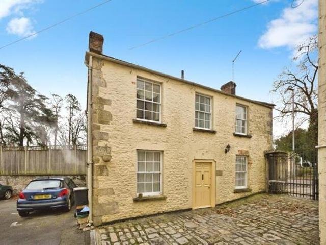 2 Bedroom House Shepton Mallet Somerset 100917577