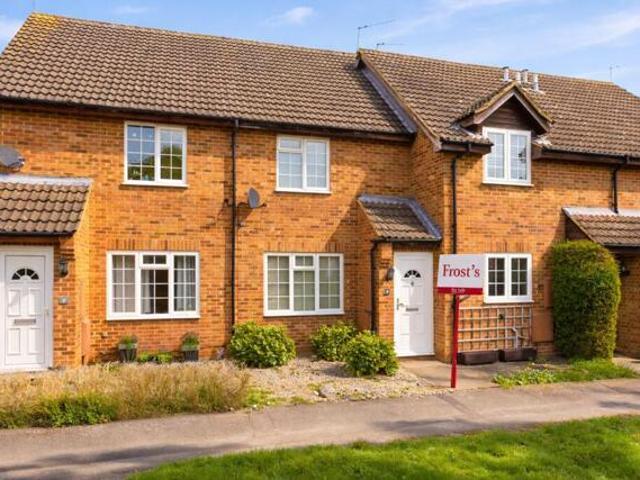 2 Bedroom House St. Albans Hertfordshire LS101674873