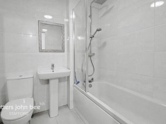 2 Bedroom House Stafford Staffordshire 100456293