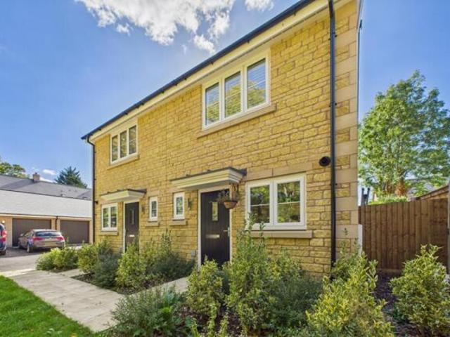 2 Bedroom House Stamford Lincolnshire 98545834