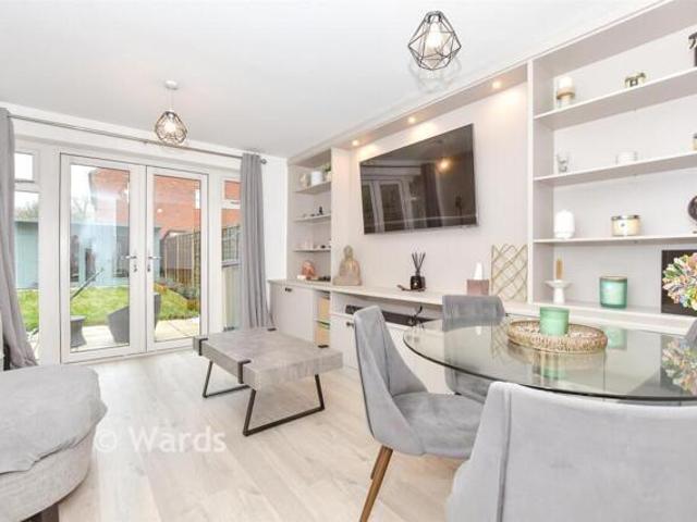 2 Bedroom House Staplehurst Kent 101025682