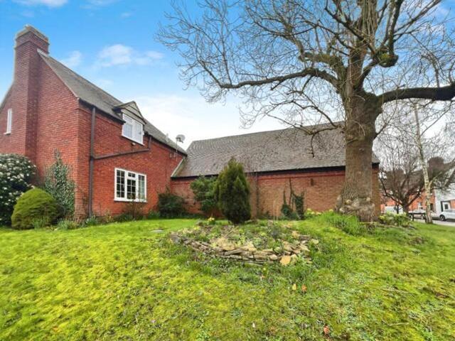 2 Bedroom House Stratford Upon Avon Warwickshire LS99926071