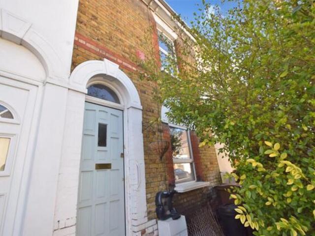 2 Bedroom House Strood Medway 101677547