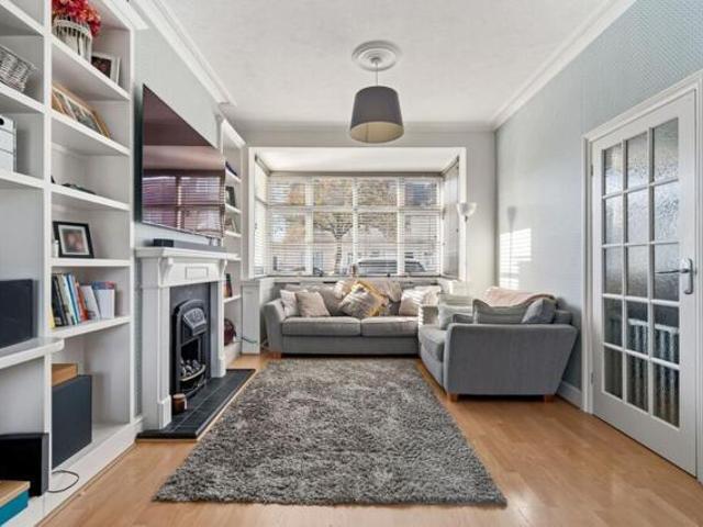 2 Bedroom House Sutton Greater London 100988007