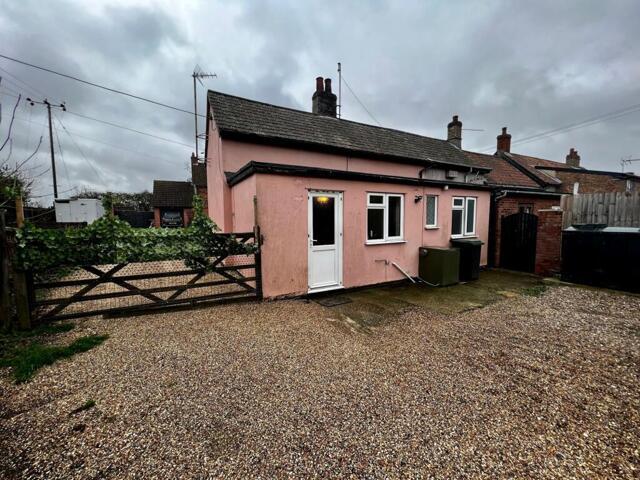 2 Bedroom House Suffolk Suffolk LS101892395