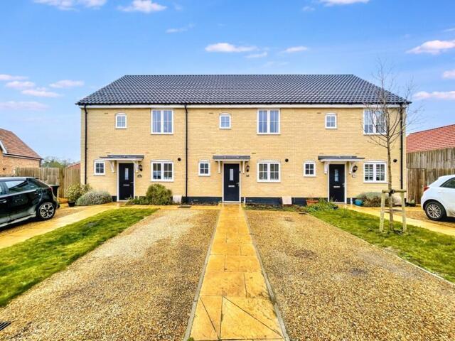 2 Bedroom House Suffolk Suffolk 99926365