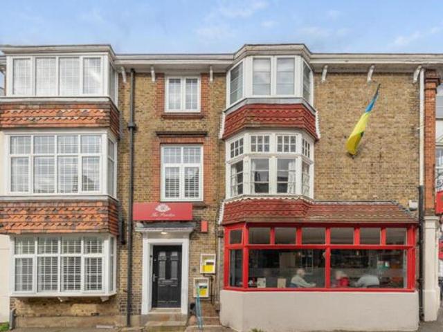 2 Bedroom House Sunbury Surrey 99840249