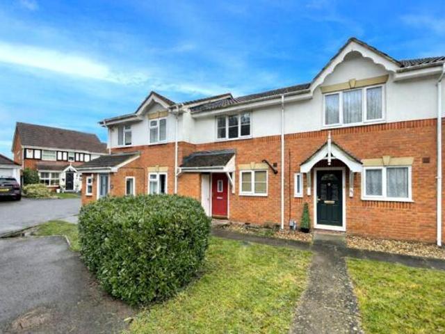 2 Bedroom House Surrey Surrey 99092734