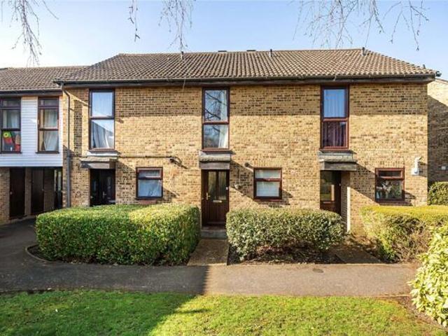 2 Bedroom House Surrey Surrey 99952239