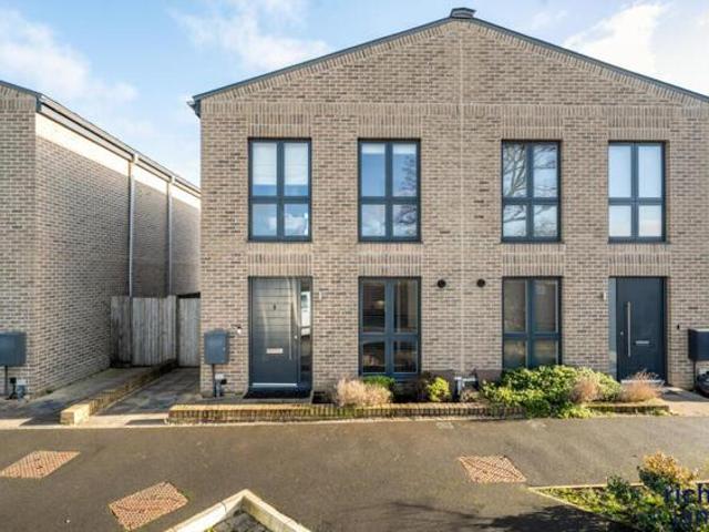 2 Bedroom House Swindon Swindon LS100579111