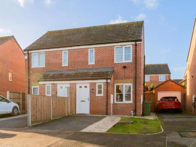2 Bedroom House Pontefract Wakefield 99475916