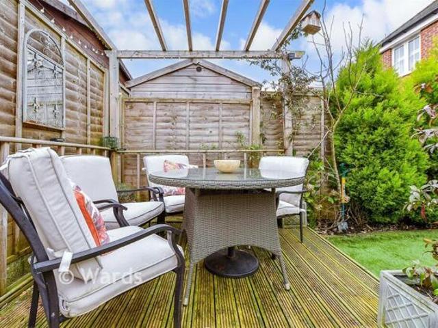 2 Bedroom House Paddock Wood Kent 101678423