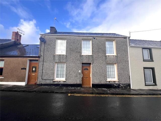 2 Bedroom House Pembroke Pembrokeshire LS100426651
