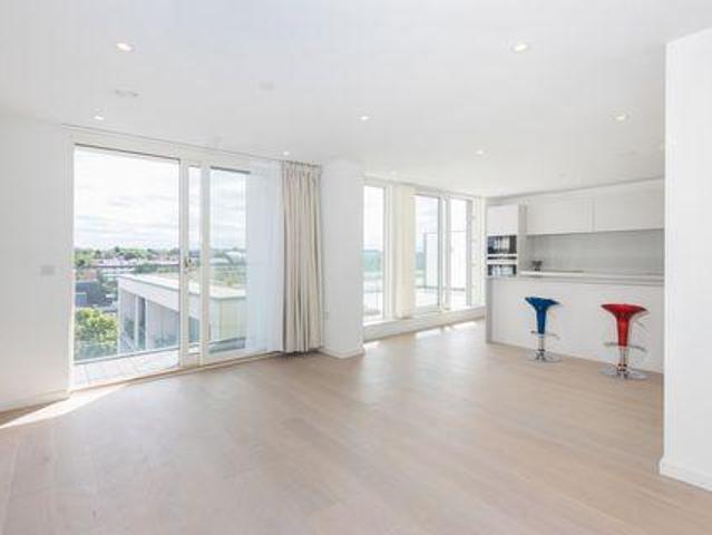 2 Bedroom House Putney England 103246331