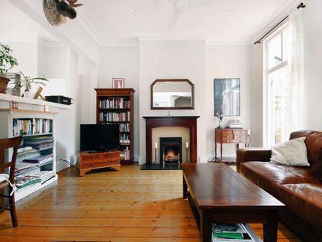 2 Bedroom House Putney England 99129569