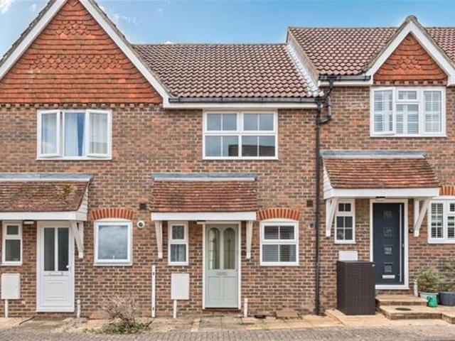 2 Bedroom House Pulborough West Sussex 101777677