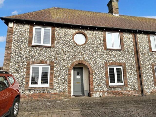 2 Bedroom House Rottingdean Brighton And Hove 98119525