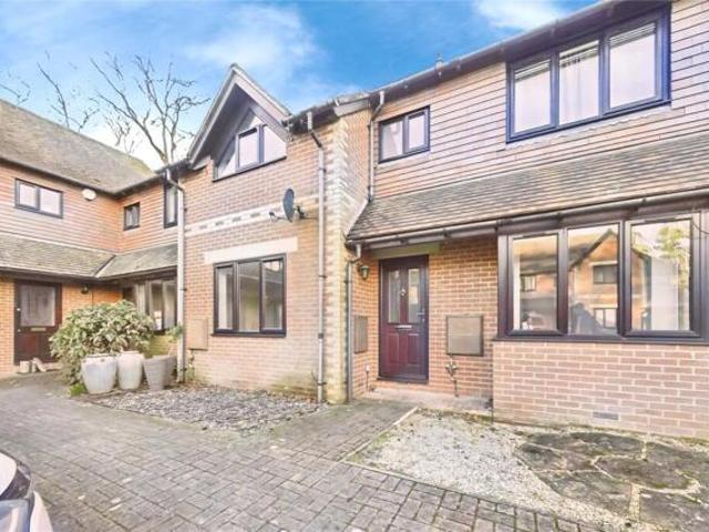 2 Bedroom House Reading West Berkshire 99380902