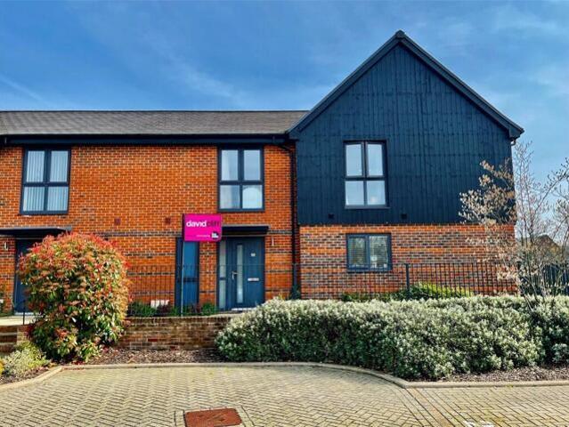 2 Bedroom House Reading Reading 100541142