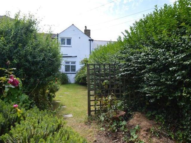 2 Bedroom House Redruth Cornwall LS101678282
