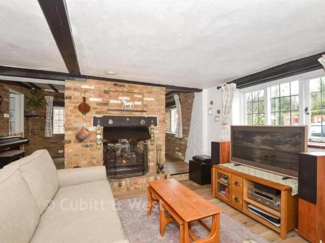 2 Bedroom House Rusper West Sussex 100456280