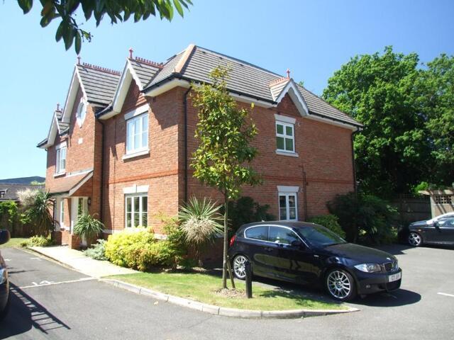 2 Bedroom House Wokingham Berkshire 101514458