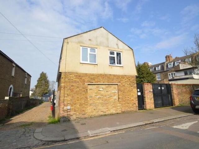 2 Bedroom House Woolwich Greater London 100426624
