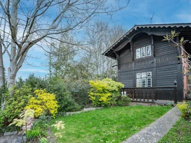 2 Bedroom House Worcester Worcestershire LS101996120
