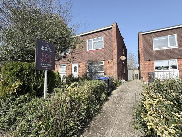 2 Bedroom House Worthing West Sussex 99735968