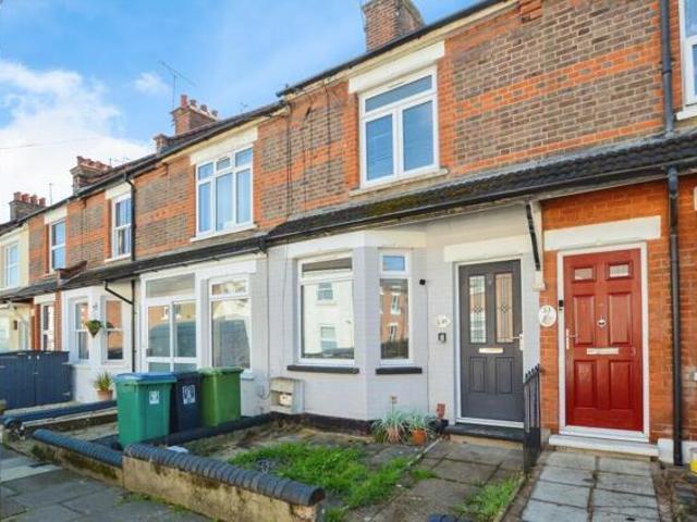 2 Bedroom House Watford Hertfordshire LS100132429