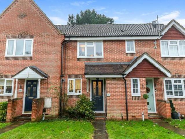 2 Bedroom House Watford Hertfordshire LS99773821
