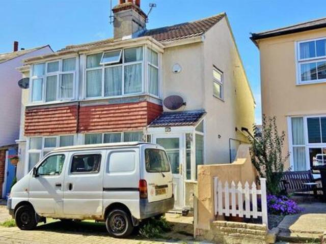 2 Bedroom House Walton Walton 100648628