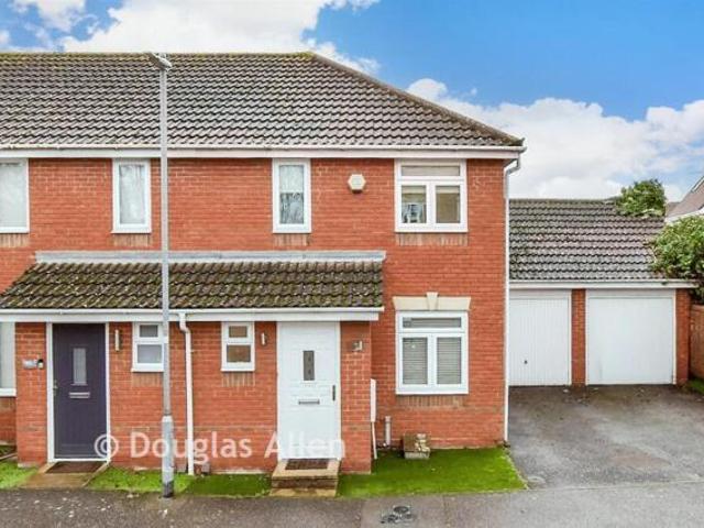 2 Bedroom House Waltham Abbey Essex LS99204187