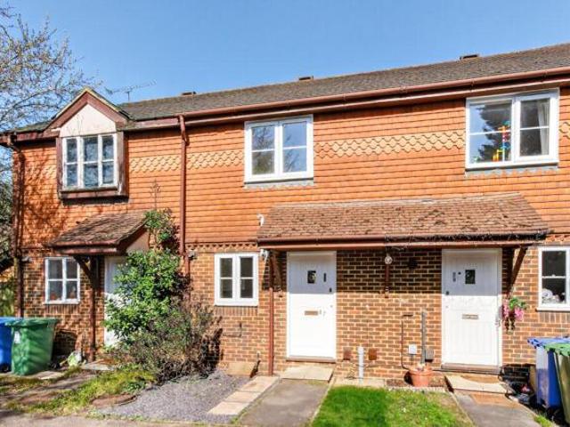 2 Bedroom House Warfield Bracknell Forest 100614995