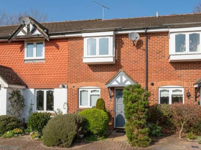 2 Bedroom House Weybridge Surrey 100058068