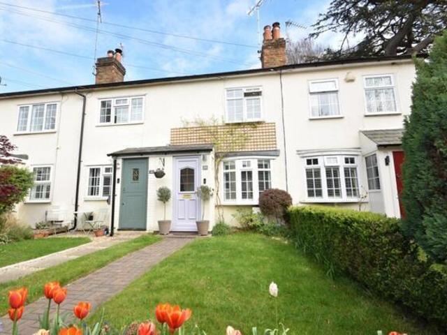 2 Bedroom House Weybridge Surrey LS101674786