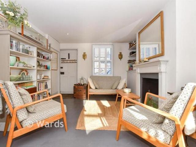 2 Bedroom House Whitstable Kent LS101025518
