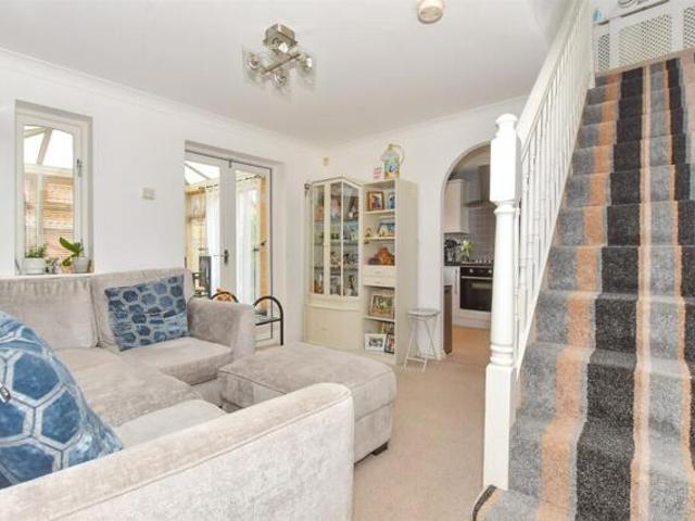 2 Bedroom House Wickford Essex LS100366556