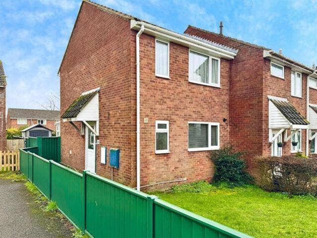 2 Bedroom House Wye Kent 99380833