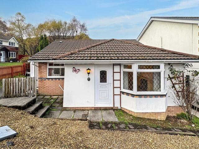 2 Bedroom House Wye Kent LS98386647