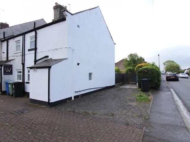 2 bedroom House To Let Total Size: 549 SQ FT