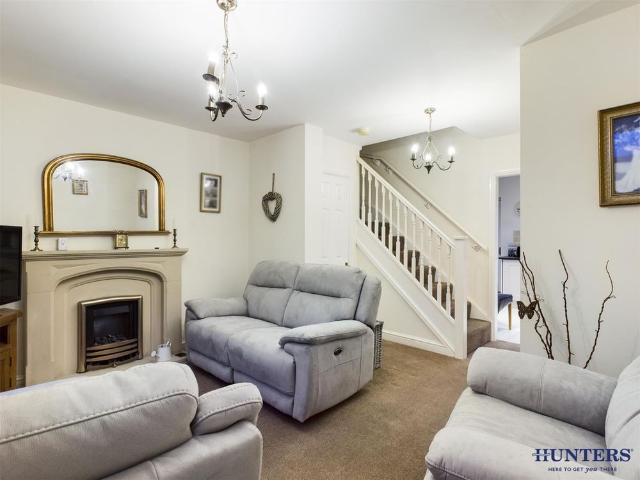 2 bedroom House To Let Total Size: 661 SQ FT