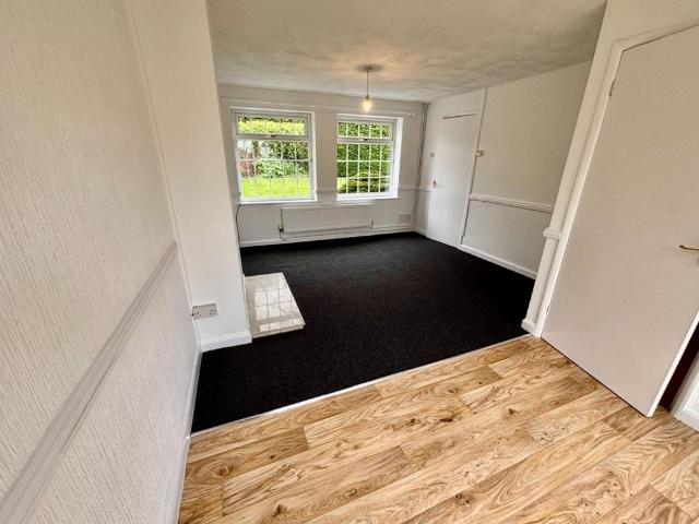 2 bedroom House To Let Total Size: 688 SQ FT