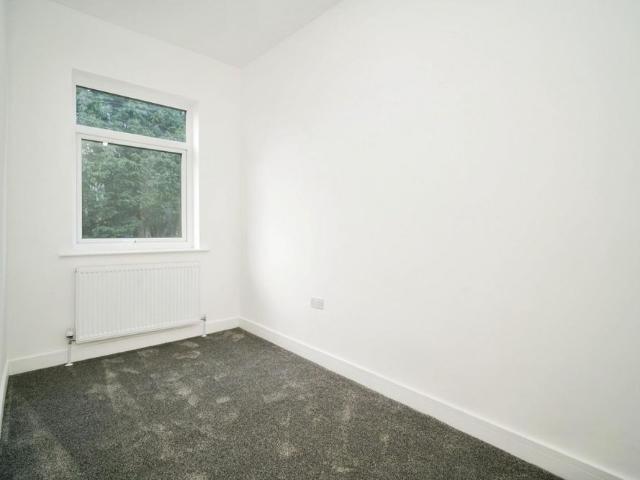 2 bedroom House To Let Total Size: 948 SQ FT
