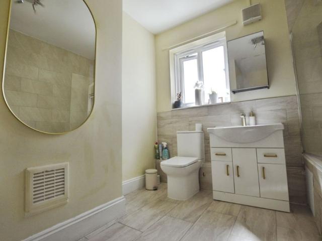 2 bedroom House To Let