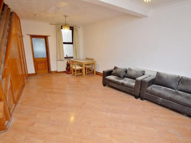 2 bedroom House To Let