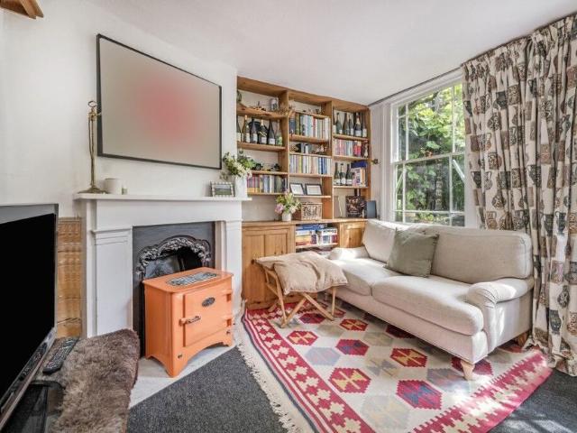 2 Bedroom House To Let